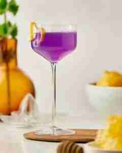 Simple Blue Moon Cocktail Recipe (& 2 Delicious Variations)