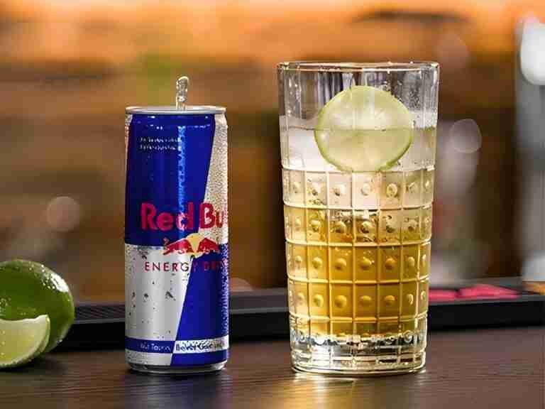 Can You Mix Red Bull and Whiskey?